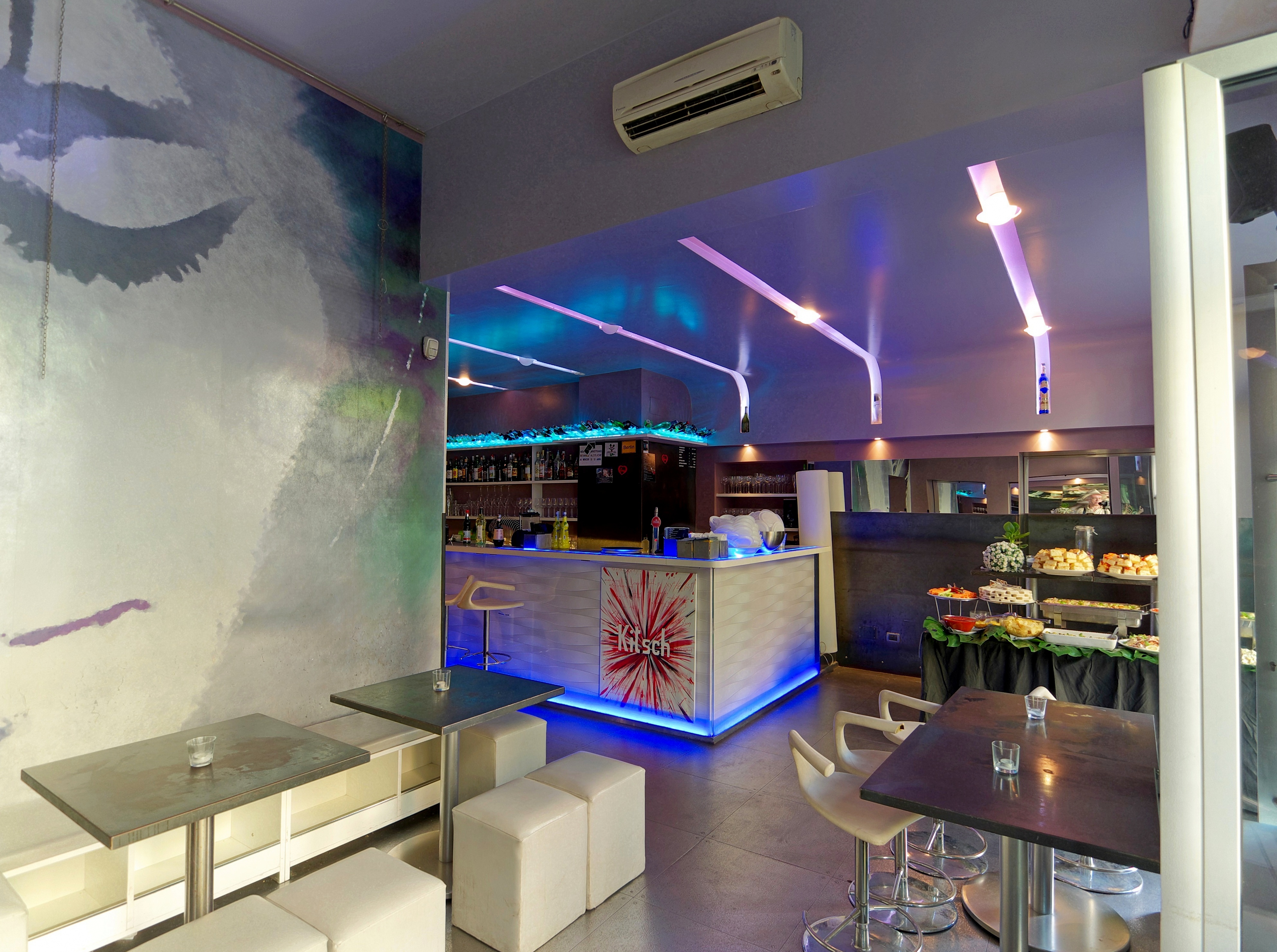 Kitsch Bar - Feste di 18 anni a Milano indimenticabili per il Diciottesimo